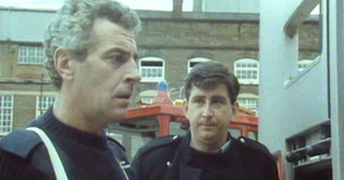 Stream London's Burning Series 1 Episode 6 | Watch on U