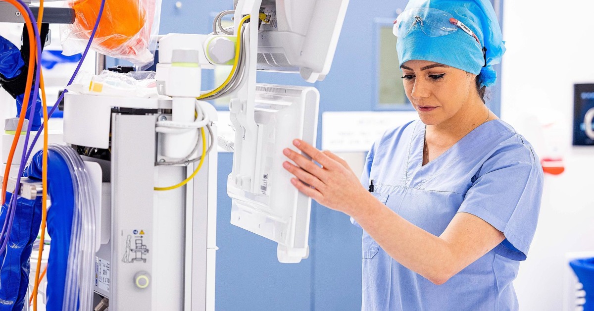 Stream Nurses Down Under Series 1 Episode 1 | Watch on U