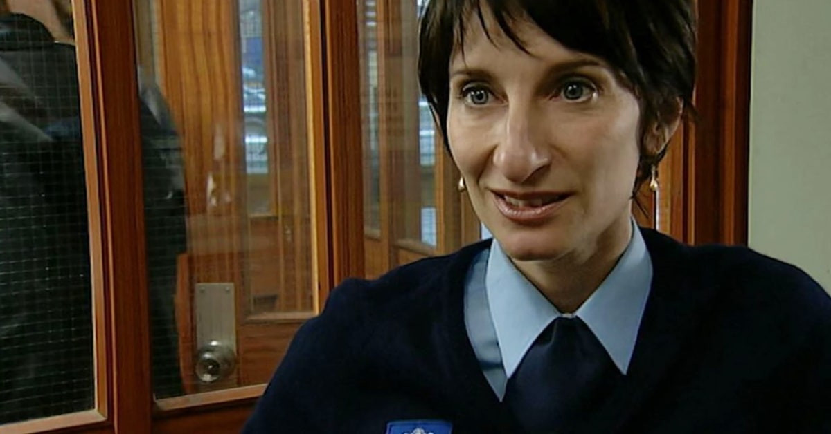 Stream The Bill Series 22 Episode 37 | Watch on U