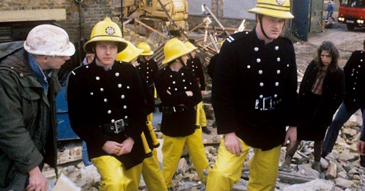 Stream London's Burning Series 1 Episode 6 | Watch on U