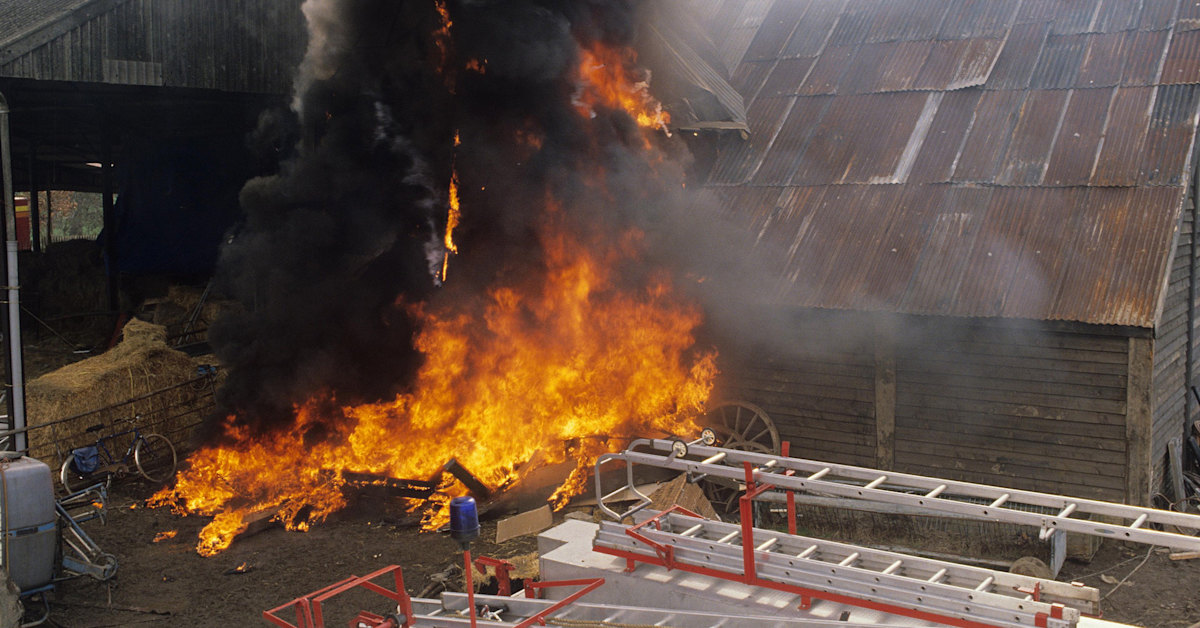 Stream London's Burning Series 4 Episode 4 | Watch on U